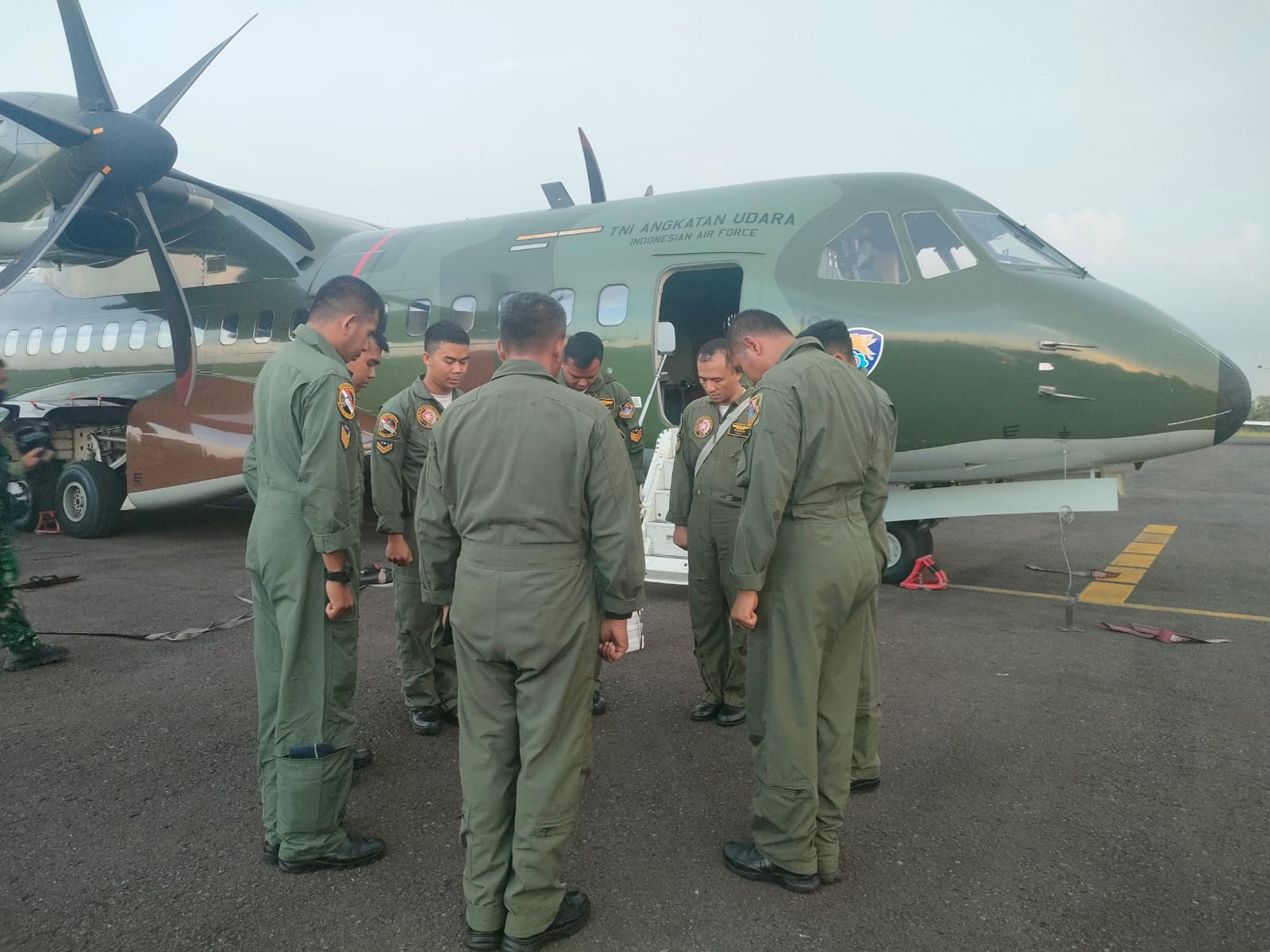 Bantu Pencarian Helikopter NBO-105 Polri, TNI Angkatan Udara Kerahkan ...