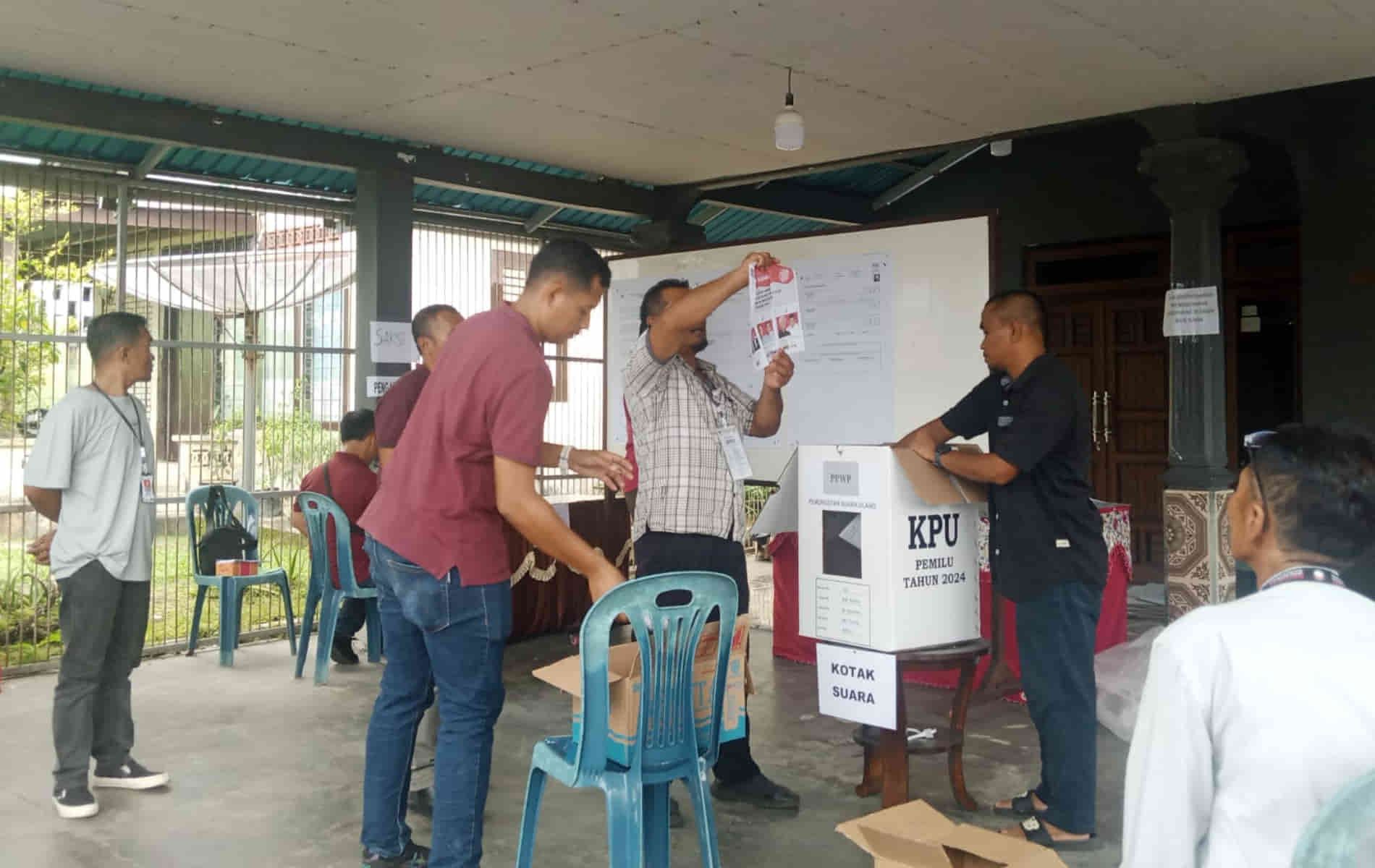 BREAKING NEWS! Pasangan Prabowo - Gibran Unggul di PSU TPS 01 Air Raya ...