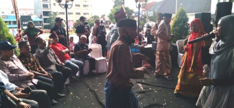 Lomba Berbalas Pantun BCIF 2024 Berlangsung Meriah, Wahana Melestarikan ...