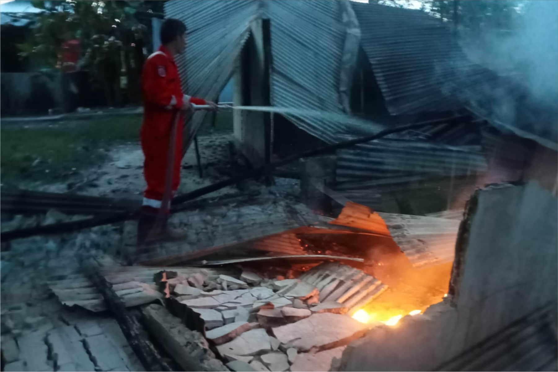 Diduga Korsleting Listrik, Rumah Pengurus Mushola Al-Furqon Desa Bantan ...